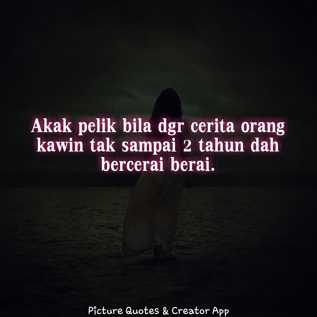 Nampak akak aku naik moto dengan tunang dia pon duk pegi mengumpat sana ...